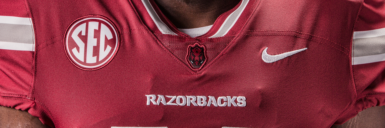 The Arkansas Razorbacks will travel to Dallas to honor alum Jerry Jones ...